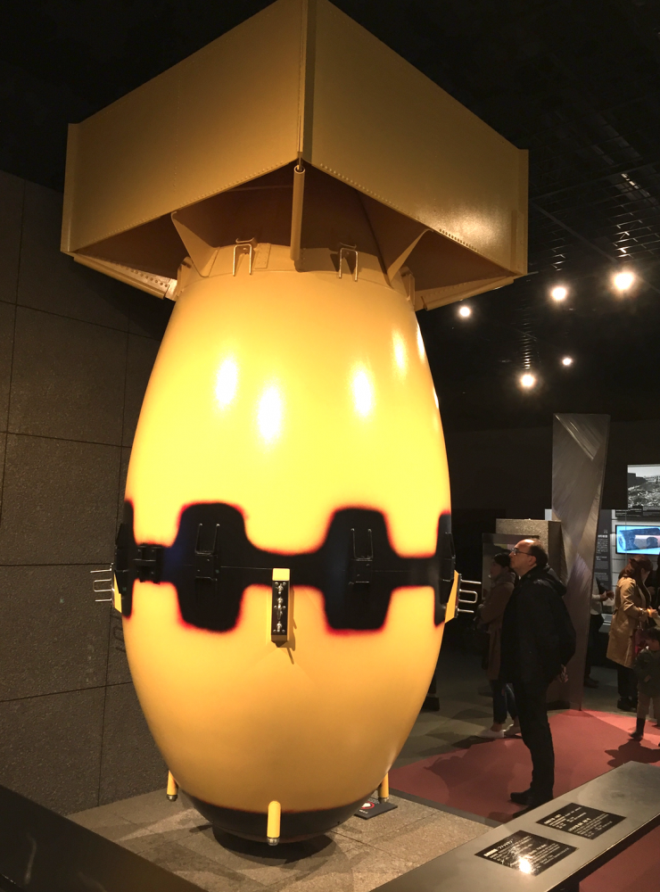 De atoombom op Nagasaki - Bombs Away